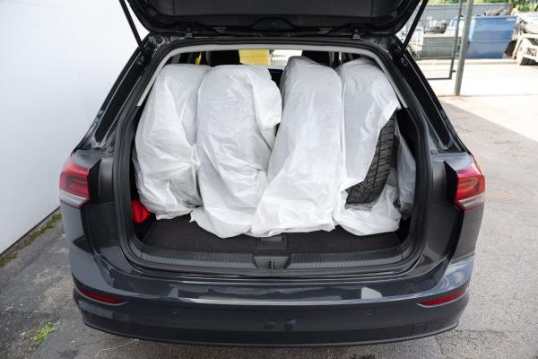 Grey Volkswagen Golf 2022 in Riga, with an engine capacity of 2.00 L and mileage of 154 thousand km for 15500 €, photo 10 on AUTOMOTO.COM.LV