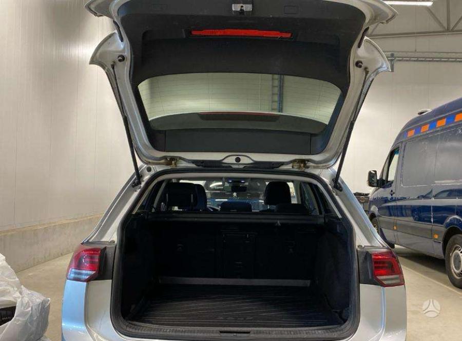 Pelēks Volkswagen Golf 2022 Viļņa, ar dzinēja tilpumu 1.50 L un nobraukumu 117 tūkst. km par 17065 €, foto 12 vietnē AUTOMOTO.COM.LV