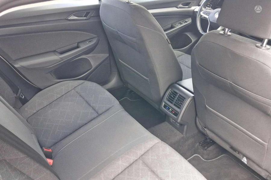 Grey Volkswagen Golf 2022 in Klaipeda, with an engine capacity of 2.00 L and mileage of 178 thousand km for 16500 €, photo 10 on AUTOMOTO.COM.LV