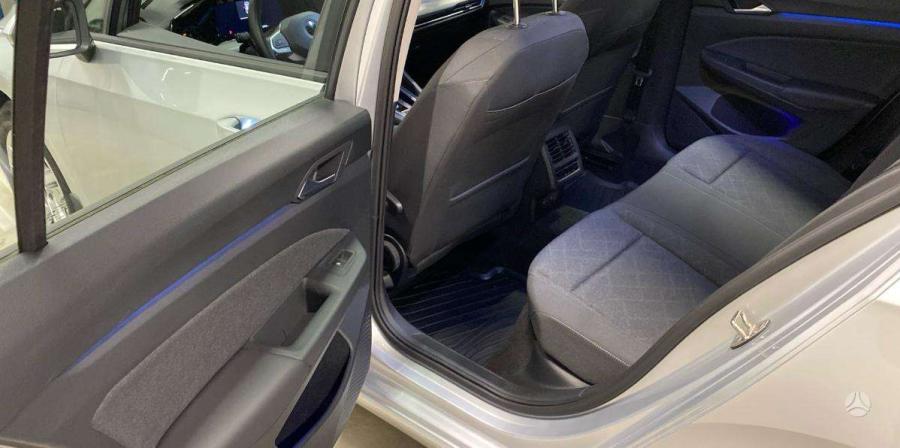 Pelēks Volkswagen Golf 2022 Viļņa, ar dzinēja tilpumu 1.50 L un nobraukumu 24 tūkst. km par 19965 €, foto 12 vietnē AUTOMOTO.COM.LV