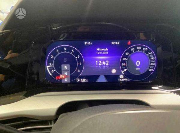 Grey Volkswagen Golf 2022 in Vilnius, with an engine capacity of 1.50 L and mileage of 143 thousand km for 15250 €, photo 9 on AUTOMOTO.COM.LV