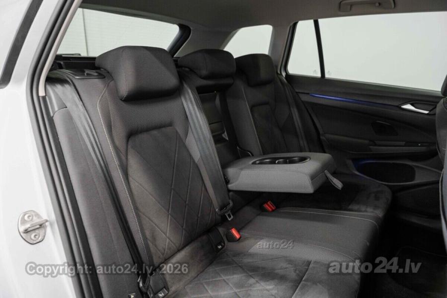 Grey Volkswagen Golf 2022 in Tallinn, with an engine capacity of 1.50 L and mileage of 145 thousand km for 19900 €, photo 13 on AUTOMOTO.COM.LV
