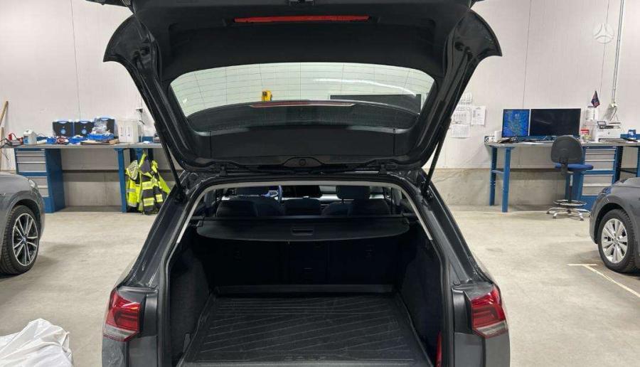 Grey Volkswagen Golf 2022 in Vilnius, with an engine capacity of 1.50 L and mileage of 50 thousand km for 20090 €, photo 16 on AUTOMOTO.COM.LV