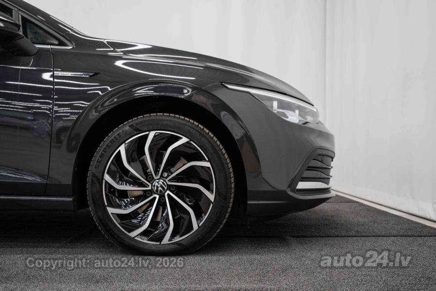 Pelēks Volkswagen Golf 2023 Tallina, ar dzinēja tilpumu 2.00 L un nobraukumu 158 tūkst. km par 18900 €, foto 18 vietnē AUTOMOTO.COM.LV