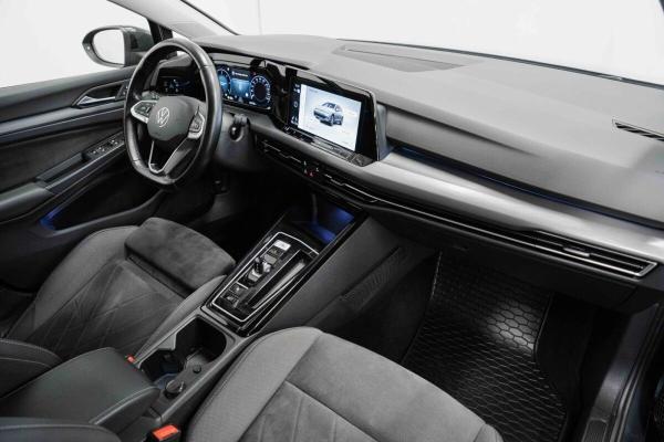 Pelēks Volkswagen Golf 2023 Tallina, ar dzinēja tilpumu 2.00 L un nobraukumu 158 tūkst. km par 18900 €, foto 7 vietnē AUTOMOTO.COM.LV