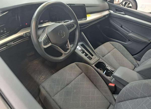 Grey Volkswagen Golf 2023 in Vilnius, with an engine capacity of 1.50 L and mileage of 47 thousand km for 18140 €, photo 6 on AUTOMOTO.COM.LV