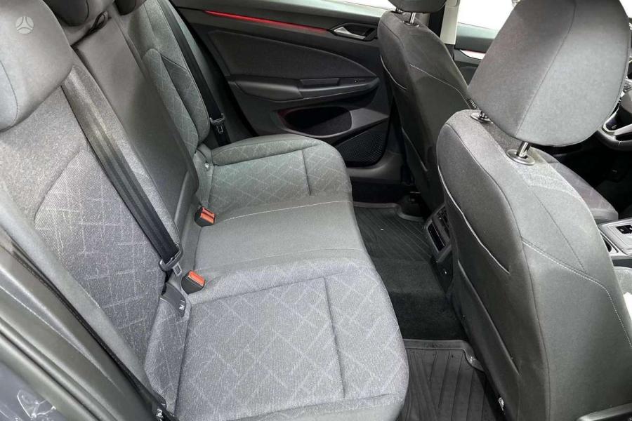 Grey Volkswagen Golf 2023 in Vilnius, with an engine capacity of 1.50 L and mileage of 37 thousand km for 19844 €, photo 12 on AUTOMOTO.COM.LV