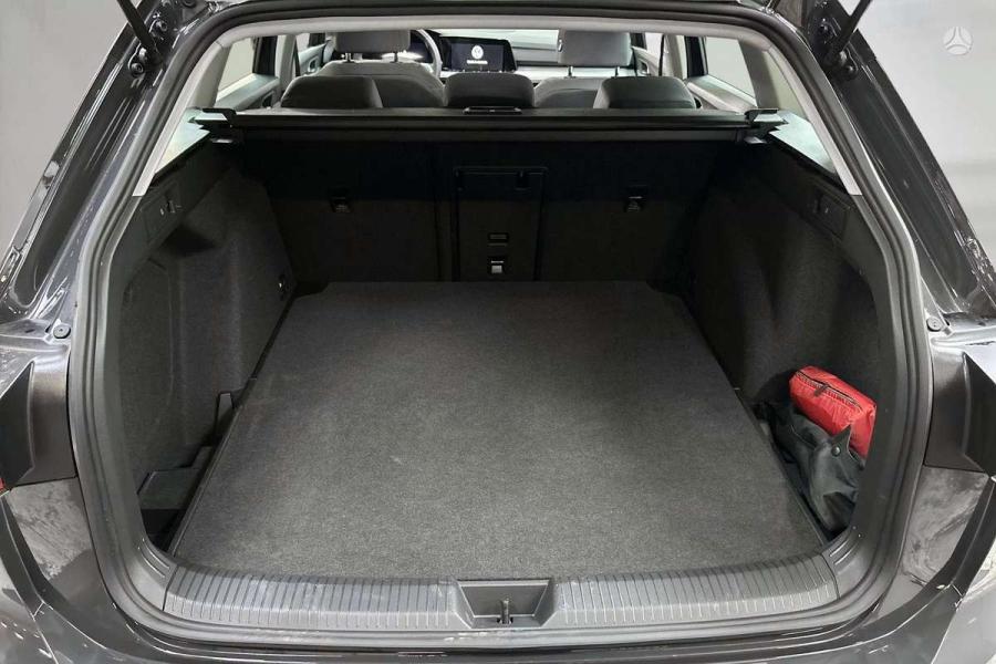 Grey Volkswagen Golf 2023 in Vilnius, with an engine capacity of 1.50 L and mileage of 37 thousand km for 19844 €, photo 13 on AUTOMOTO.COM.LV