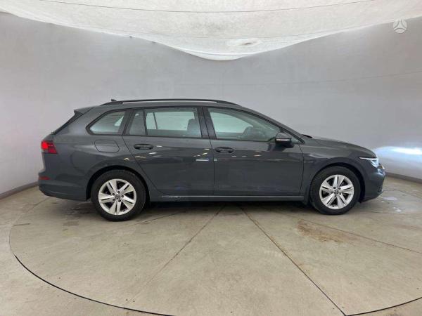 Pelēks Volkswagen Golf 2023 Viļņa, ar dzinēja tilpumu 1.50 L un nobraukumu 28 tūkst. km par 20270 €, foto 3 vietnē AUTOMOTO.COM.LV
