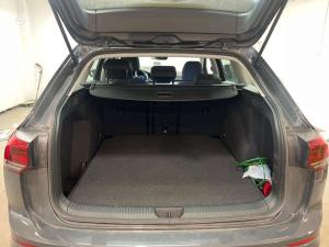 Grey Volkswagen Golf 2023 in Vilnius, with an engine capacity of 1.50 L and mileage of 28 thousand km for 20270 €, photo 12 on AUTOMOTO.COM.LV