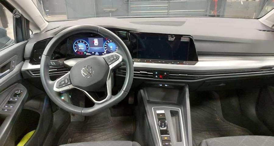 Grey Volkswagen Golf 2023 in Vilnius, with an engine capacity of 1.50 L and mileage of 42 thousand km for 19180 €, photo 7 on AUTOMOTO.COM.LV