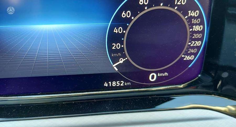 Grey Volkswagen Golf 2023 in Vilnius, with an engine capacity of 1.50 L and mileage of 42 thousand km for 19180 €, photo 8 on AUTOMOTO.COM.LV