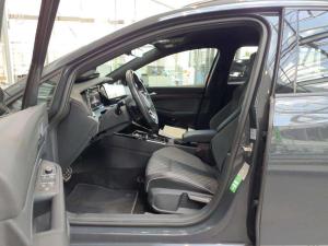 Grey Volkswagen Golf 2023 in Vilnius, with an engine capacity of 1.97 L and mileage of 165 thousand km for 17900 €, photo 6 on AUTOMOTO.COM.LV