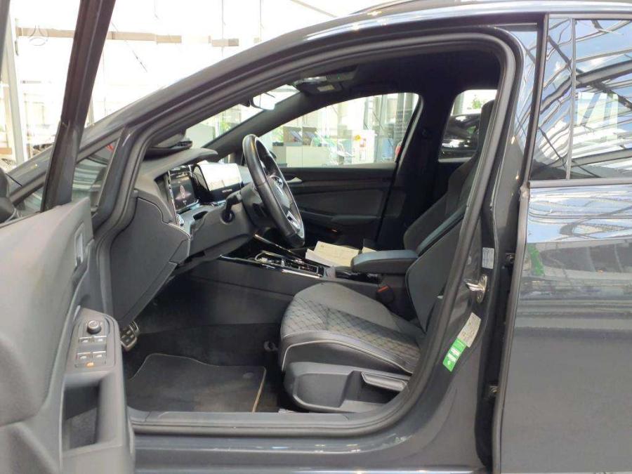 Grey Volkswagen Golf 2023 in Vilnius, with an engine capacity of 1.97 L and mileage of 165 thousand km for 17900 €, photo 6 on AUTOMOTO.COM.LV