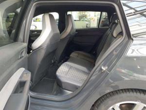 Grey Volkswagen Golf 2023 in Vilnius, with an engine capacity of 1.97 L and mileage of 165 thousand km for 17900 €, photo 7 on AUTOMOTO.COM.LV