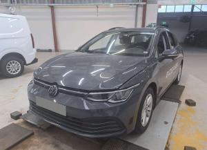 Pelēks Volkswagen Golf 2023 Viļņa, ar dzinēja tilpumu 1.50 L un nobraukumu 19 tūkst. km par 20450 €, foto  vietnē AUTOMOTO.COM.LV
