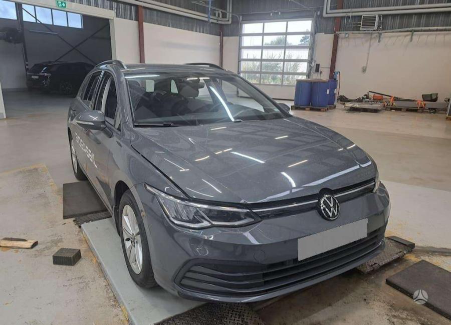 Pelēks Volkswagen Golf 2023 Viļņa, ar dzinēja tilpumu 1.50 L un nobraukumu 19 tūkst. km par 20450 €, foto 4 vietnē AUTOMOTO.COM.LV