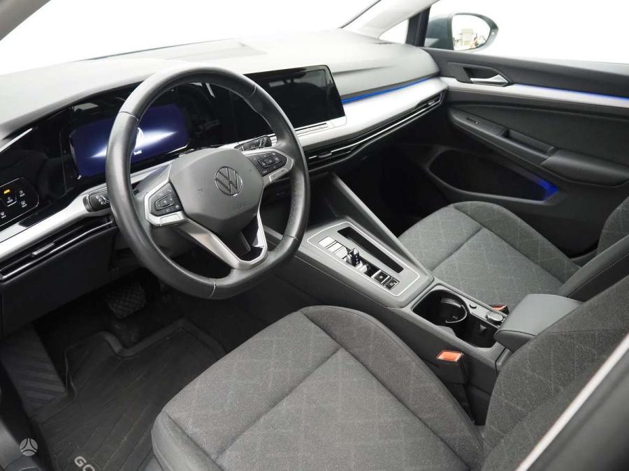 Grey Volkswagen Golf 2023 in Vilnius, with an engine capacity of 1.50 L and mileage of 117 thousand km for 16750 €, photo 10 on AUTOMOTO.COM.LV