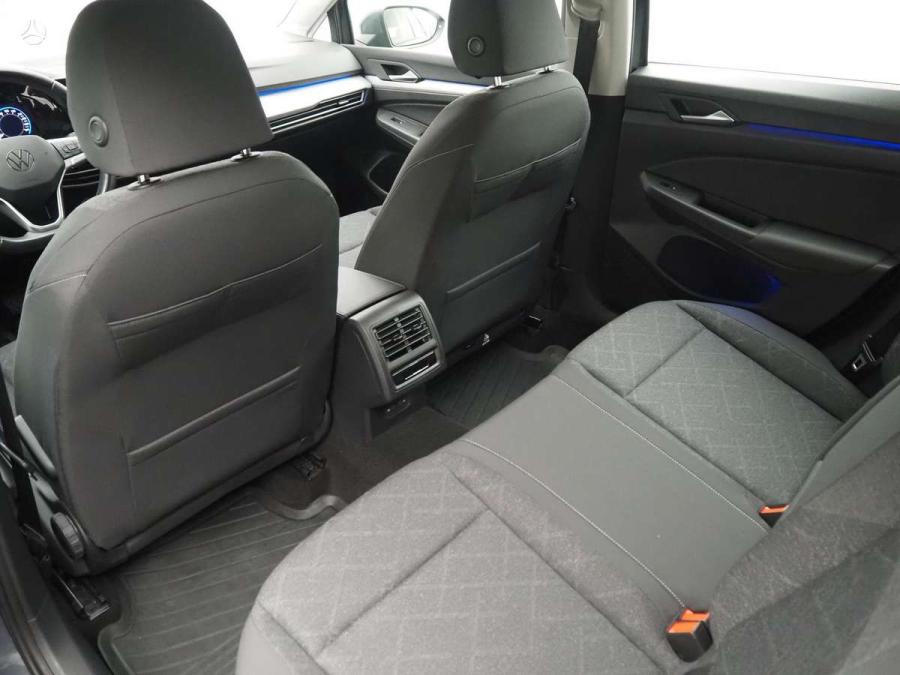 Grey Volkswagen Golf 2023 in Vilnius, with an engine capacity of 1.50 L and mileage of 117 thousand km for 16750 €, photo 16 on AUTOMOTO.COM.LV