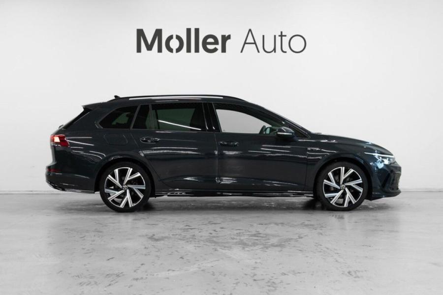 Grey Volkswagen Golf 2023 in Vilnius, with an engine capacity of 2.00 L and mileage of 147 thousand km for 21500 €, photo 9 on AUTOMOTO.COM.LV