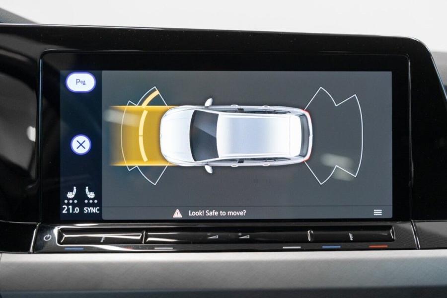 Pelēks Volkswagen Golf 2023 Viļņa, ar dzinēja tilpumu 2.00 L un nobraukumu 92 tūkst. km par 18450 €, foto 13 vietnē AUTOMOTO.COM.LV