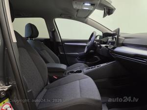 Pelēks Volkswagen Golf 2024 Tallina, ar dzinēja tilpumu 1.50 L un nobraukumu 32 tūkst. km par 22900 €, foto 18 vietnē AUTOMOTO.COM.LV