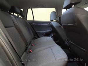 Pelēks Volkswagen Golf 2024 Tallina, ar dzinēja tilpumu 1.50 L un nobraukumu 32 tūkst. km par 22900 €, foto 20 vietnē AUTOMOTO.COM.LV