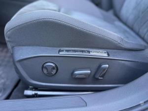 Grey Volkswagen Golf 2024 in Vilnius, with an engine capacity of 1.50 L and mileage of 22 thousand km for 19999 €, photo 17 on AUTOMOTO.COM.LV