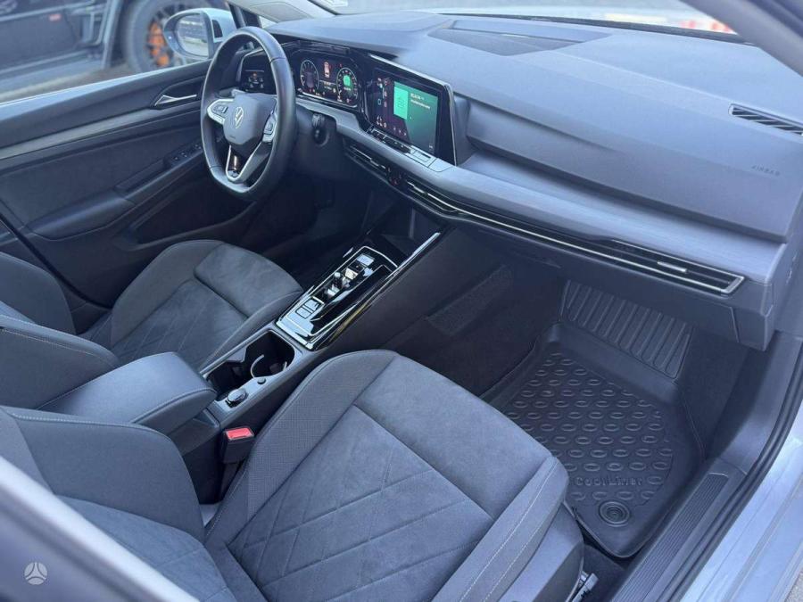 Grey Volkswagen Golf 2024 in Vilnius, with an engine capacity of 1.50 L and mileage of 22 thousand km for 19999 €, photo 19 on AUTOMOTO.COM.LV