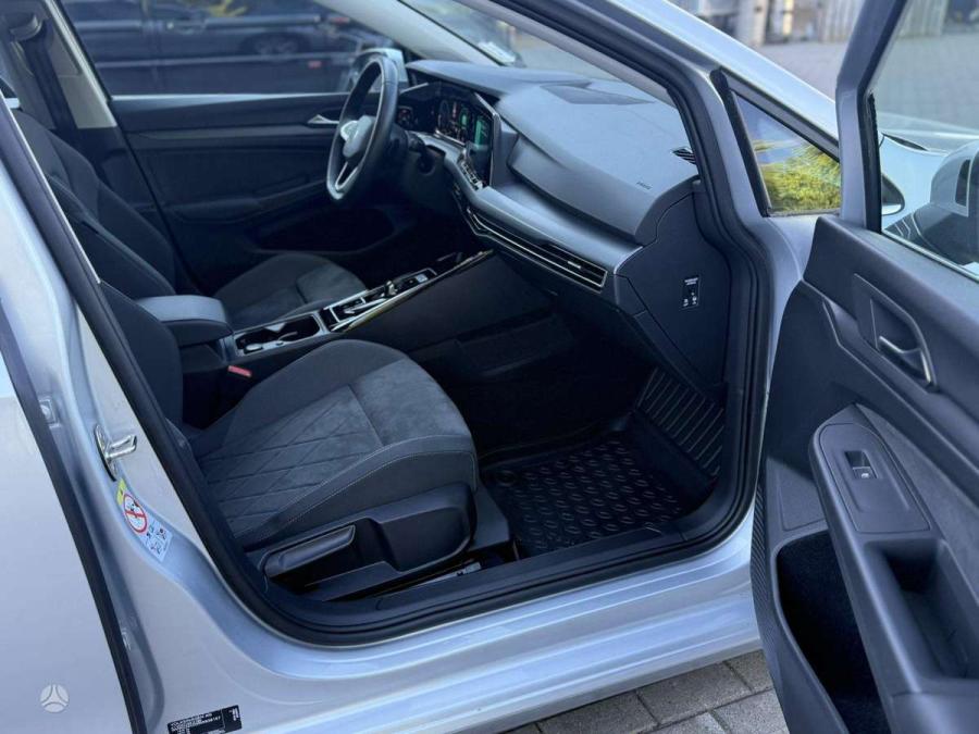 Grey Volkswagen Golf 2024 in Vilnius, with an engine capacity of 1.50 L and mileage of 22 thousand km for 19999 €, photo 20 on AUTOMOTO.COM.LV