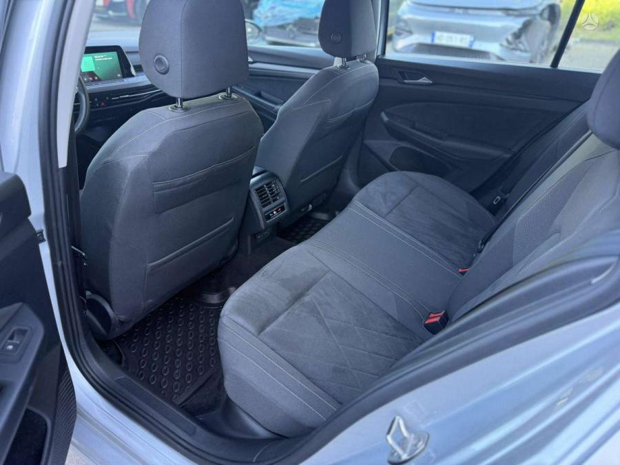 Grey Volkswagen Golf 2024 in Vilnius, with an engine capacity of 1.50 L and mileage of 22 thousand km for 19999 €, photo 22 on AUTOMOTO.COM.LV