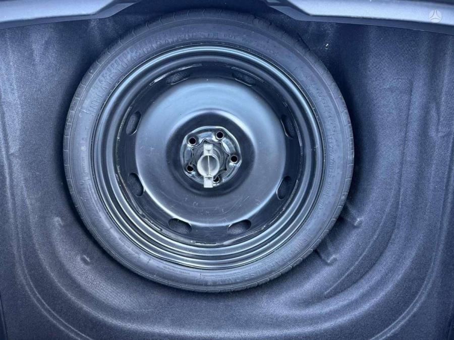 Grey Volkswagen Golf 2024 in Vilnius, with an engine capacity of 1.50 L and mileage of 22 thousand km for 19999 €, photo 25 on AUTOMOTO.COM.LV