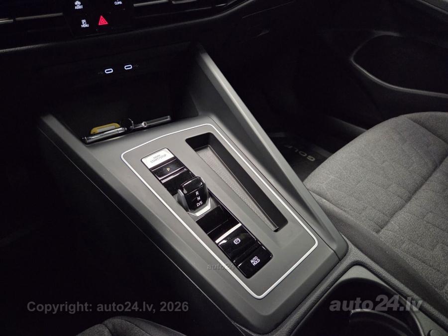 Pelēks Volkswagen Golf 2024 Tallina, ar dzinēja tilpumu 1.50 L un nobraukumu 44 tūkst. km par 23900 €, foto 13 vietnē AUTOMOTO.COM.LV