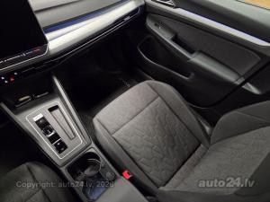 Pelēks Volkswagen Golf 2024 Tallina, ar dzinēja tilpumu 1.50 L un nobraukumu 44 tūkst. km par 23900 €, foto 17 vietnē AUTOMOTO.COM.LV