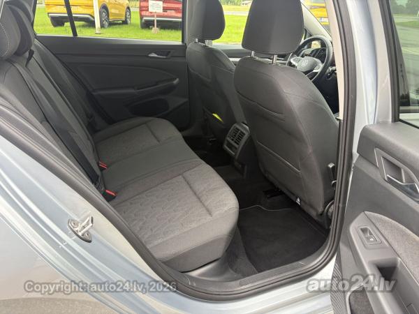 Grey Volkswagen Golf 2024 in Viljandi, with an engine capacity of 1.50 L and mileage of 48 thousand km for 22990 €, photo 9 on AUTOMOTO.COM.LV