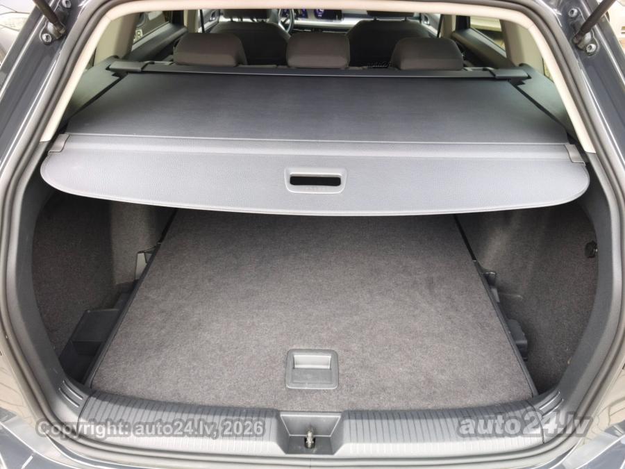 Grey Volkswagen Golf 2024 in Tallinn, with an engine capacity of 2.00 L and mileage of 57 thousand km for 19999 €, photo 12 on AUTOMOTO.COM.LV
