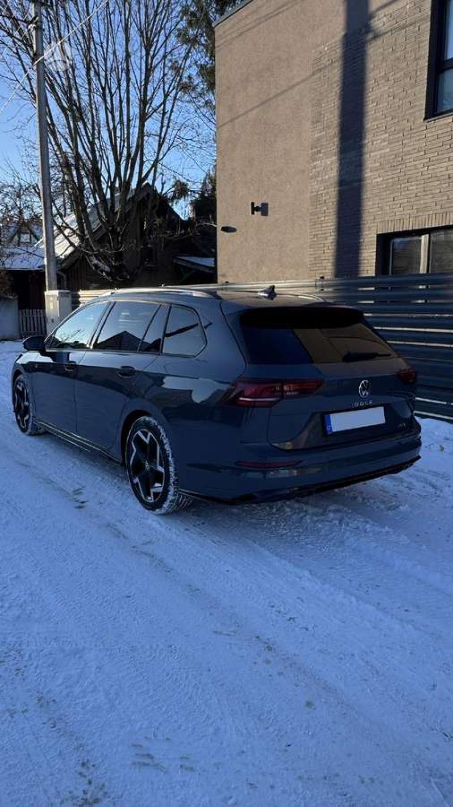 Grey Volkswagen Golf 2025 in Kaunas, with an engine capacity of 1.50 L and mileage of 22 thousand km for 29750 €, photo 5 on AUTOMOTO.COM.LV
