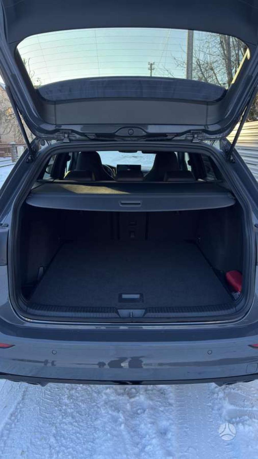 Grey Volkswagen Golf 2025 in Kaunas, with an engine capacity of 1.50 L and mileage of 22 thousand km for 29750 €, photo 14 on AUTOMOTO.COM.LV