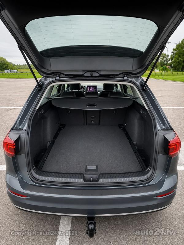 Grey Volkswagen Golf 2025 in Riga, with an engine capacity of 1.50 L and mileage of 7 thousand km for 27000 €, photo 9 on AUTOMOTO.COM.LV