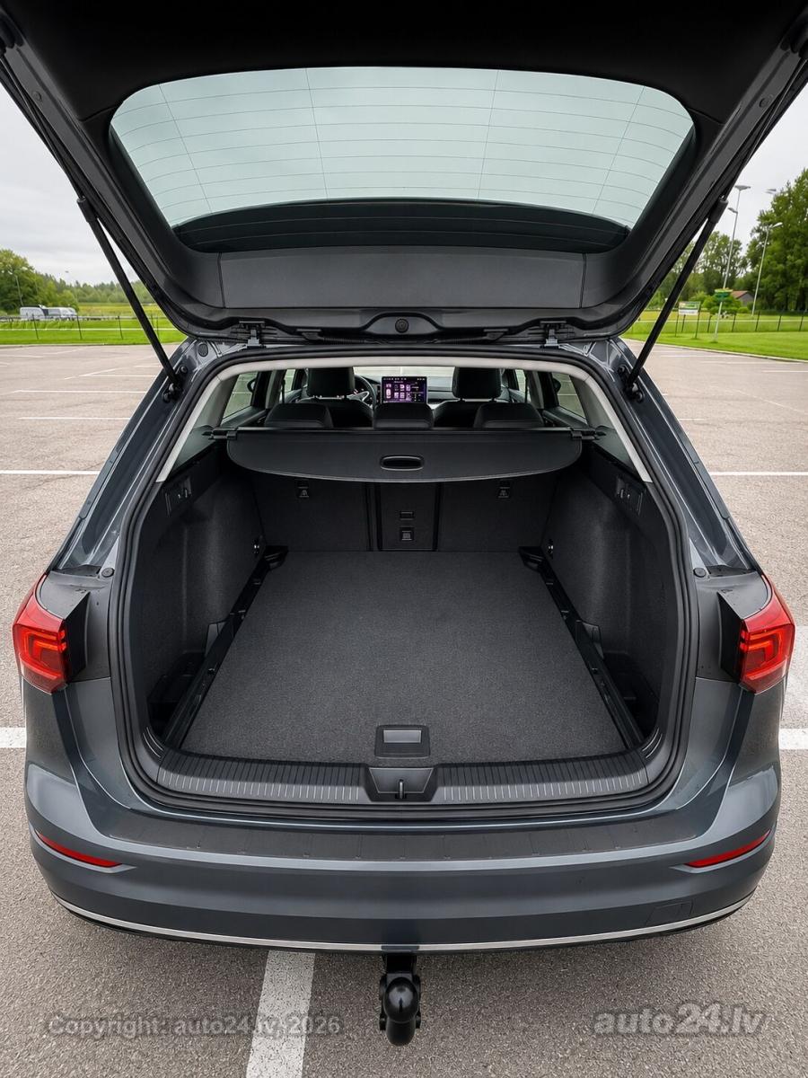 Grey Volkswagen Golf 2025 in Riga, with an engine capacity of 1.50 L and mileage of 7 thousand km for 27000 €, photo 10 on AUTOMOTO.COM.LV