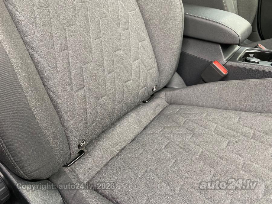 Pelēks Volkswagen Golf 2025 Tallina, ar dzinēja tilpumu 1.50 L un nobraukumu 53 tūkst. km par 21824 €, foto 8 vietnē AUTOMOTO.COM.LV