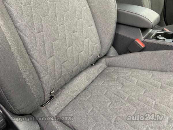 Grey Volkswagen Golf 2025 in Tallinn, with an engine capacity of 1.50 L and mileage of 53 thousand km for 21824 €, photo 8 on AUTOMOTO.COM.LV