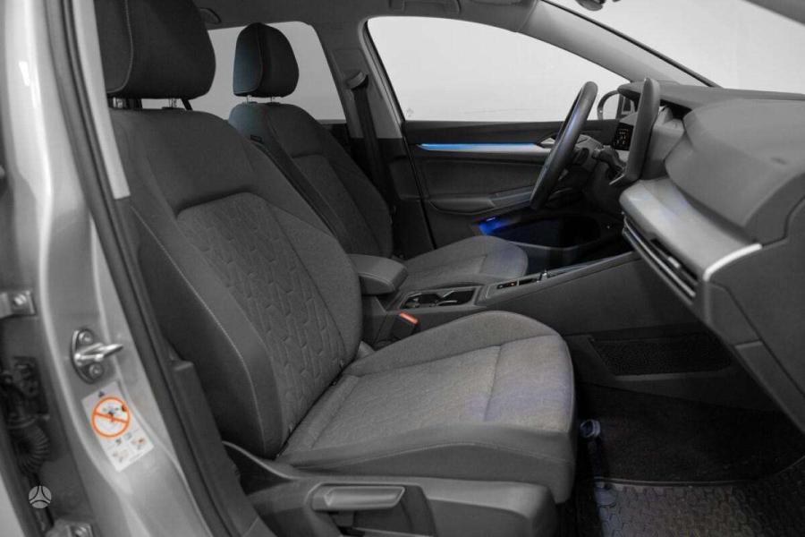 Pelēks Volkswagen Golf 2025 Viļņa, ar dzinēja tilpumu 1.50 L un nobraukumu 26 tūkst. km par 23500 €, foto 8 vietnē AUTOMOTO.COM.LV