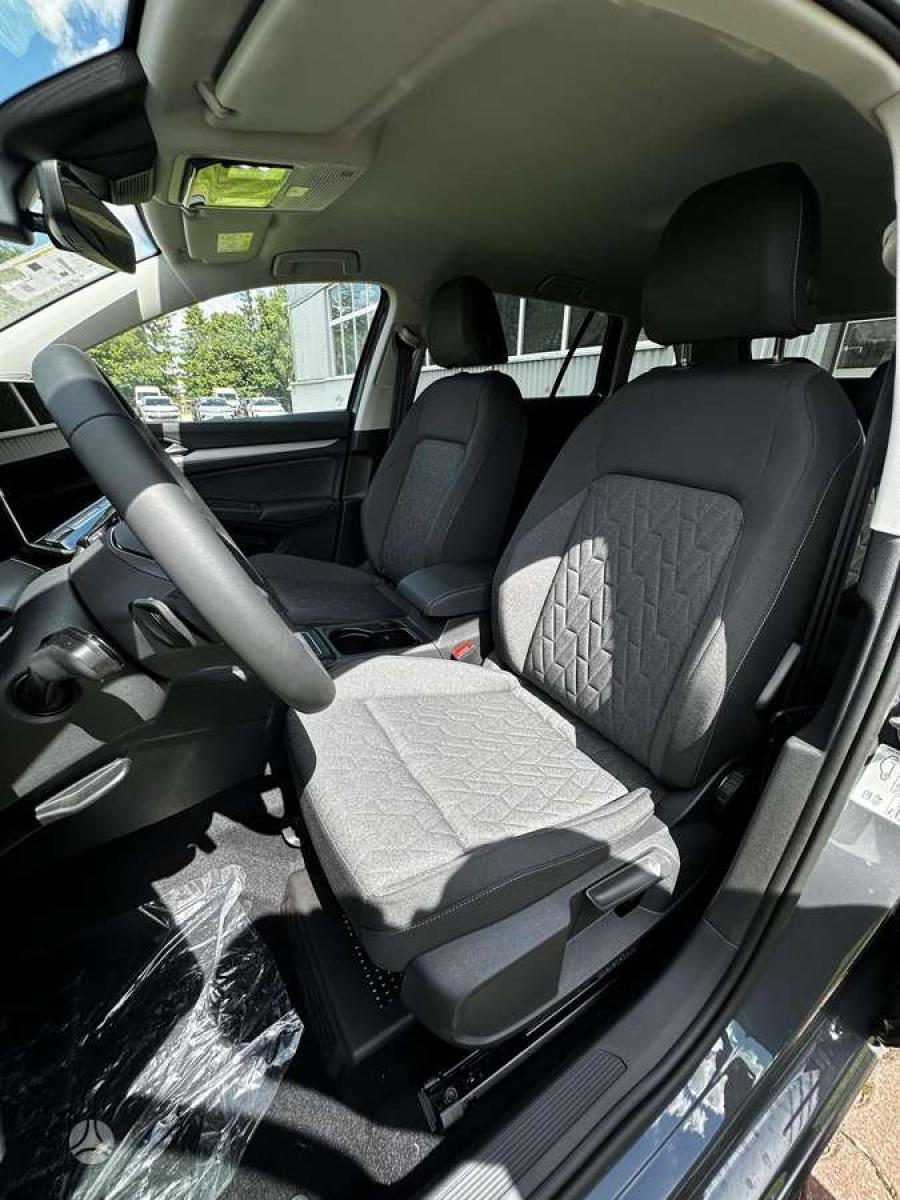Grey Volkswagen Golf 2026 in Panevezys, with an engine capacity of 1.50 L and mileage of 0 thousand km for 29700 €, photo 9 on AUTOMOTO.COM.LV