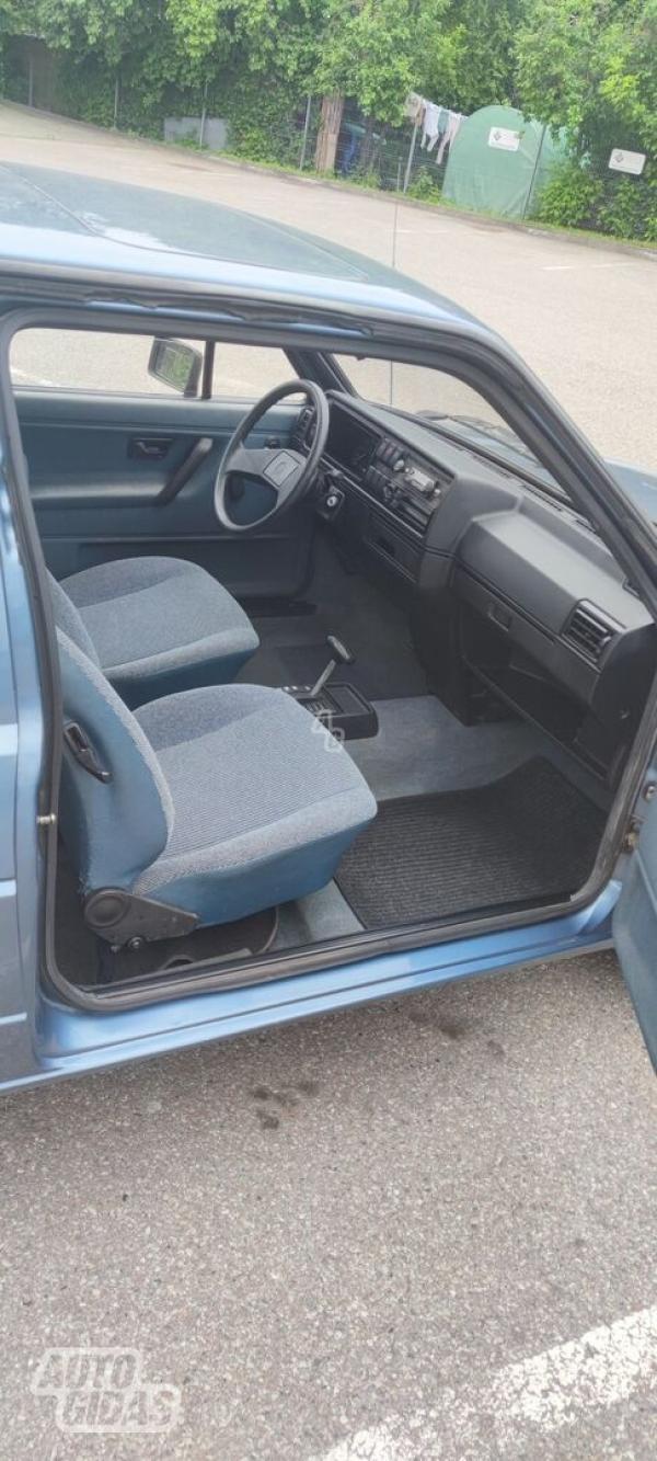 Volkswagen Golf 1986 in Kaunas, with an engine capacity of 1.60 L and mileage of 45 thousand km for 3200 €, photo 9 on AUTOMOTO.COM.LV
