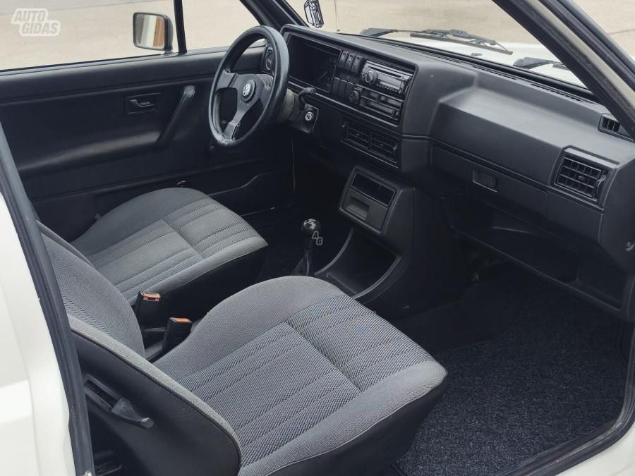 Volkswagen Golf 1986 Alīta, ar dzinēja tilpumu 1.60 L un nobraukumu 368 tūkst. km par 3500 €, foto 12 vietnē AUTOMOTO.COM.LV