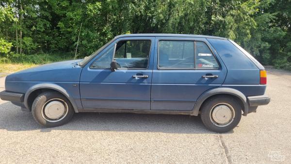 Volkswagen Golf 1986 Viļņa, ar dzinēja tilpumu 1.60 L un nobraukumu 295 tūkst. km par 990 €, foto 6 vietnē AUTOMOTO.COM.LV