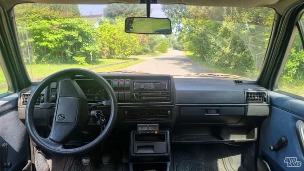 Volkswagen Golf 1986 Viļņa, ar dzinēja tilpumu 1.60 L un nobraukumu 295 tūkst. km par 990 €, foto 9 vietnē AUTOMOTO.COM.LV