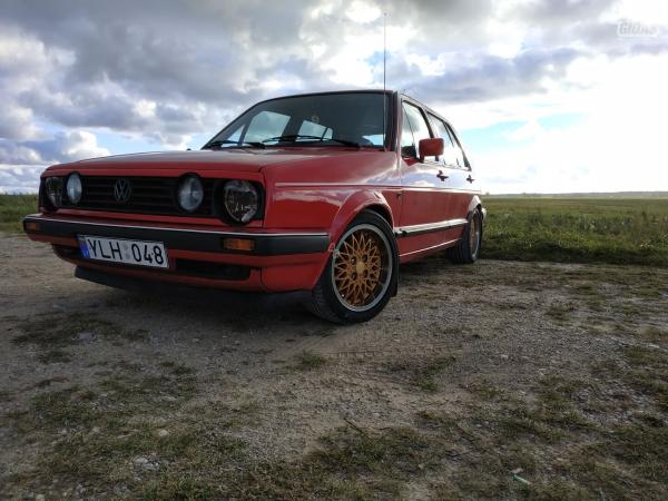 Volkswagen Golf 1988 in Palanga, with an engine capacity of 1.80 L and mileage of 180 thousand km for 2000 €, photo 4 on AUTOMOTO.COM.LV