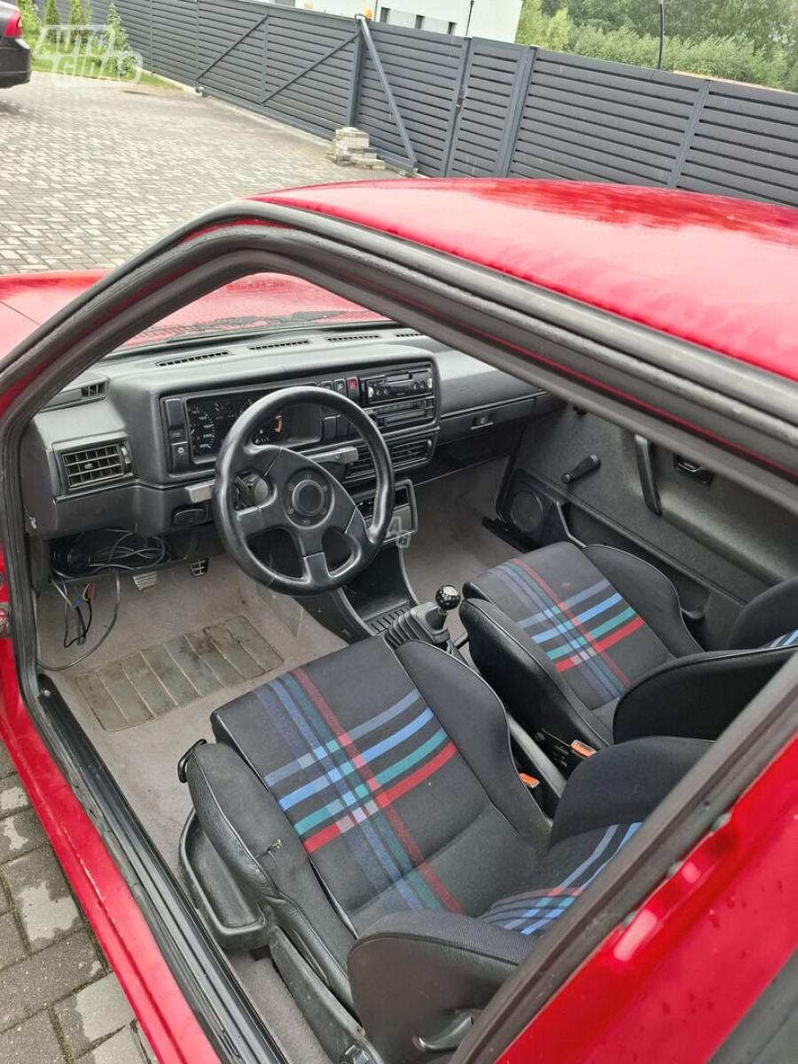 Volkswagen Golf 1988 Kauņa, ar dzinēja tilpumu 1.80 L un nobraukumu 222 tūkst. km par 2600 €, foto 4 vietnē AUTOMOTO.COM.LV